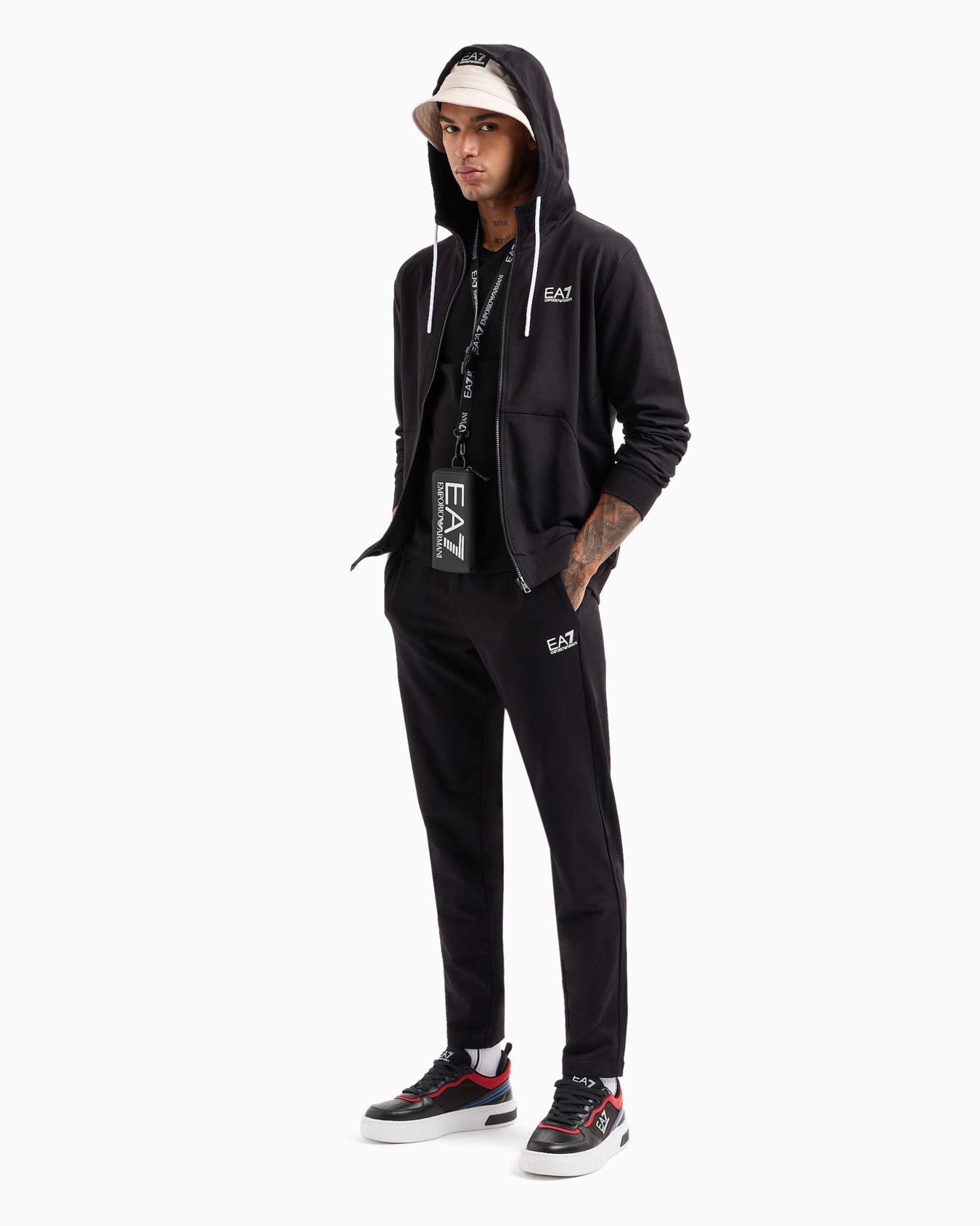 Ea7 visibility tracksuit store